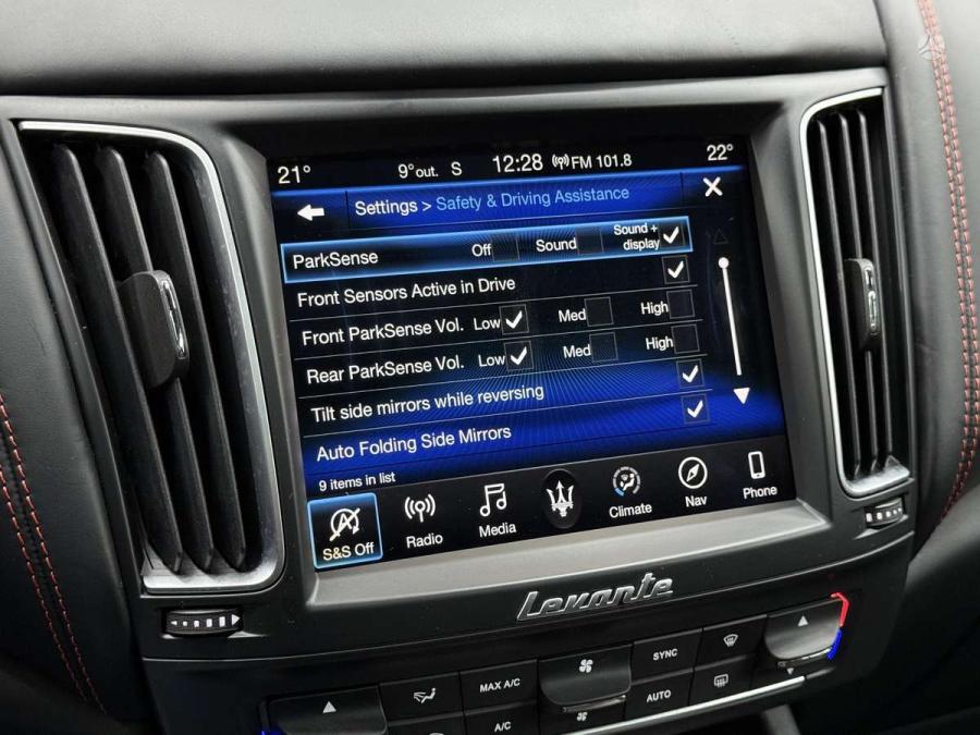 Melns Maserati Levante 2018 Marijampole, ar dzinēja tilpumu 2.98 L un nobraukumu 78 tūkst. km par 26500 €, foto 35 vietnē AUTOMOTO.COM.LV