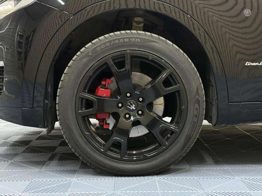 Melns Maserati Levante 2018 Marijampole, ar dzinēja tilpumu 2.98 L un nobraukumu 78 tūkst. km par 26500 €, foto 41 vietnē AUTOMOTO.COM.LV