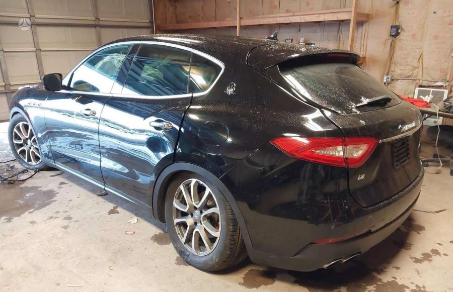 Melns Maserati Levante 2018 Viļņa, ar dzinēja tilpumu 2.98 L un nobraukumu 140 tūkst. km par 8900 €, foto 9 vietnē AUTOMOTO.COM.LV