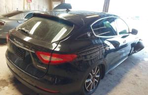 Melns Maserati Levante 2018 Viļņa, ar dzinēja tilpumu 2.98 L un nobraukumu 140 tūkst. km par 8900 €, foto 11 vietnē AUTOMOTO.COM.LV