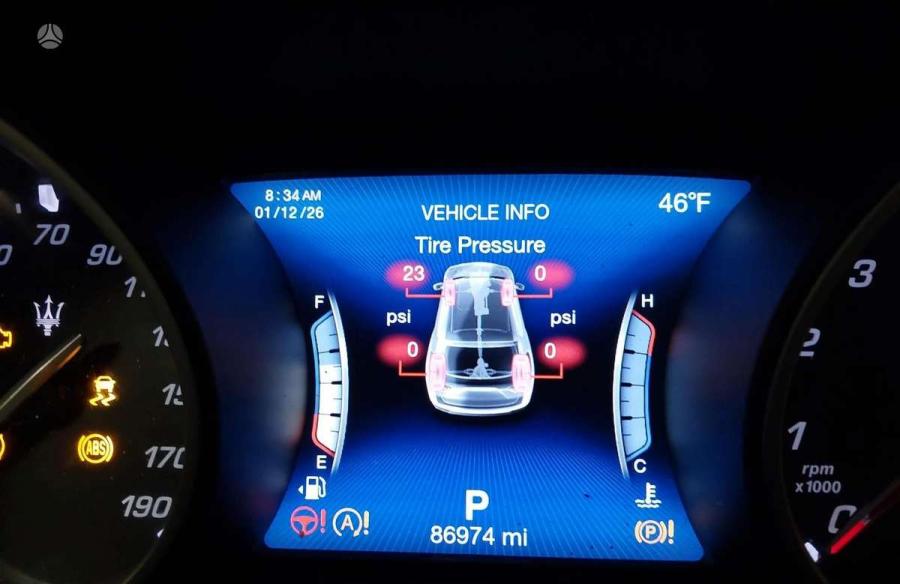 Melns Maserati Levante 2018 Viļņa, ar dzinēja tilpumu 2.98 L un nobraukumu 140 tūkst. km par 8900 €, foto 15 vietnē AUTOMOTO.COM.LV