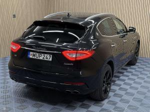 Melns Maserati Levante 2018 Marijampole, ar dzinēja tilpumu 2.98 L un nobraukumu 91 tūkst. km par 20500 €, foto 13 vietnē AUTOMOTO.COM.LV