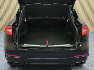 Melns Maserati Levante 2018 Marijampole, ar dzinēja tilpumu 2.98 L un nobraukumu 91 tūkst. km par 20500 €, foto 15 vietnē AUTOMOTO.COM.LV