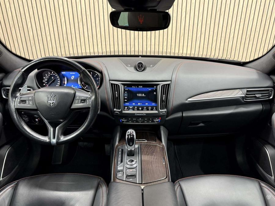 Melns Maserati Levante 2018 Marijampole, ar dzinēja tilpumu 2.98 L un nobraukumu 91 tūkst. km par 20500 €, foto 23 vietnē AUTOMOTO.COM.LV