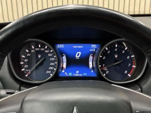Melns Maserati Levante 2018 Marijampole, ar dzinēja tilpumu 2.98 L un nobraukumu 91 tūkst. km par 20500 €, foto 28 vietnē AUTOMOTO.COM.LV