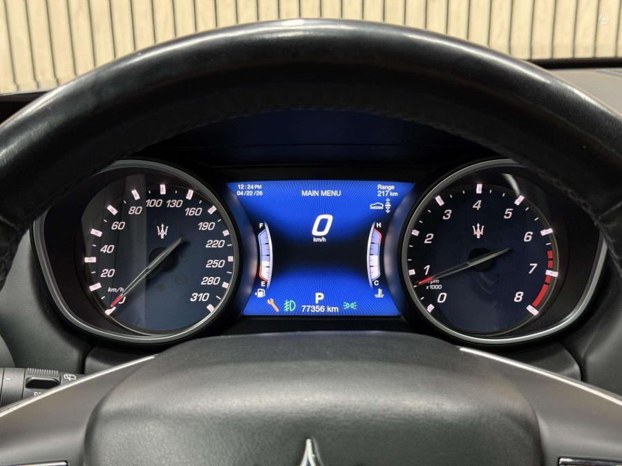 Melns Maserati Levante 2018 Marijampole, ar dzinēja tilpumu 2.98 L un nobraukumu 91 tūkst. km par 20500 €, foto 28 vietnē AUTOMOTO.COM.LV