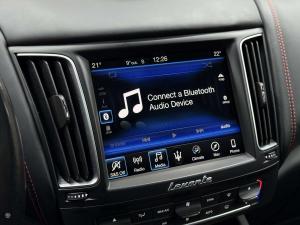 Melns Maserati Levante 2018 Marijampole, ar dzinēja tilpumu 2.98 L un nobraukumu 91 tūkst. km par 20500 €, foto 33 vietnē AUTOMOTO.COM.LV