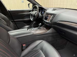 Melns Maserati Levante 2018 Marijampole, ar dzinēja tilpumu 2.98 L un nobraukumu 91 tūkst. km par 20500 €, foto 38 vietnē AUTOMOTO.COM.LV