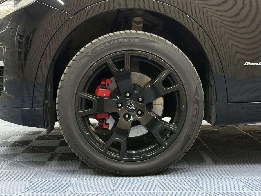 Melns Maserati Levante 2018 Marijampole, ar dzinēja tilpumu 2.98 L un nobraukumu 91 tūkst. km par 20500 €, foto 41 vietnē AUTOMOTO.COM.LV