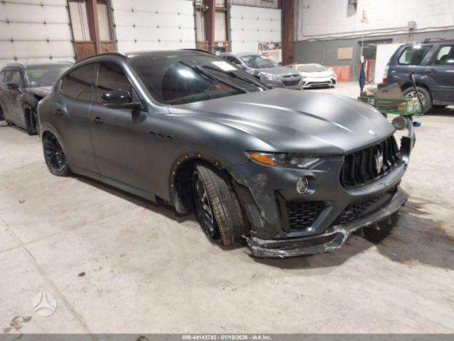 Black Maserati Levante 2019 in Vilnius, with an engine capacity of 2.98 L and mileage of 99 thousand km for 12999 €, photo 1 on AUTOMOTO.COM.LV