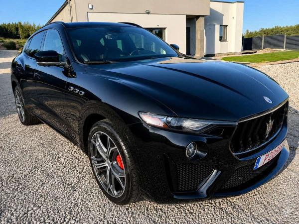 Melns Maserati Levante 2019 Viļņa, ar dzinēja tilpumu 3.80 L un nobraukumu 146 tūkst. km par 26900 €, foto 6 vietnē AUTOMOTO.COM.LV