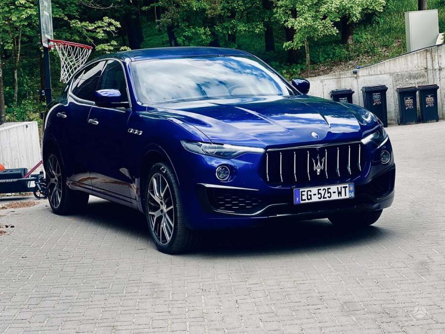 Blue Maserati Levante 2016 in Vilnius, with an engine capacity of 3.00 L and mileage of 146 thousand km for 21450 €, photo 3 on AUTOMOTO.COM.LV