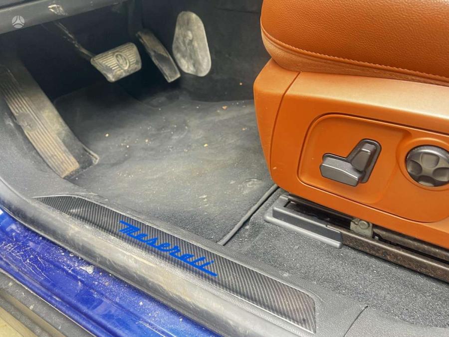 Blue Maserati Levante 2016 in Vilnius, with an engine capacity of 3.00 L and mileage of 146 thousand km for 21450 €, photo 17 on AUTOMOTO.COM.LV