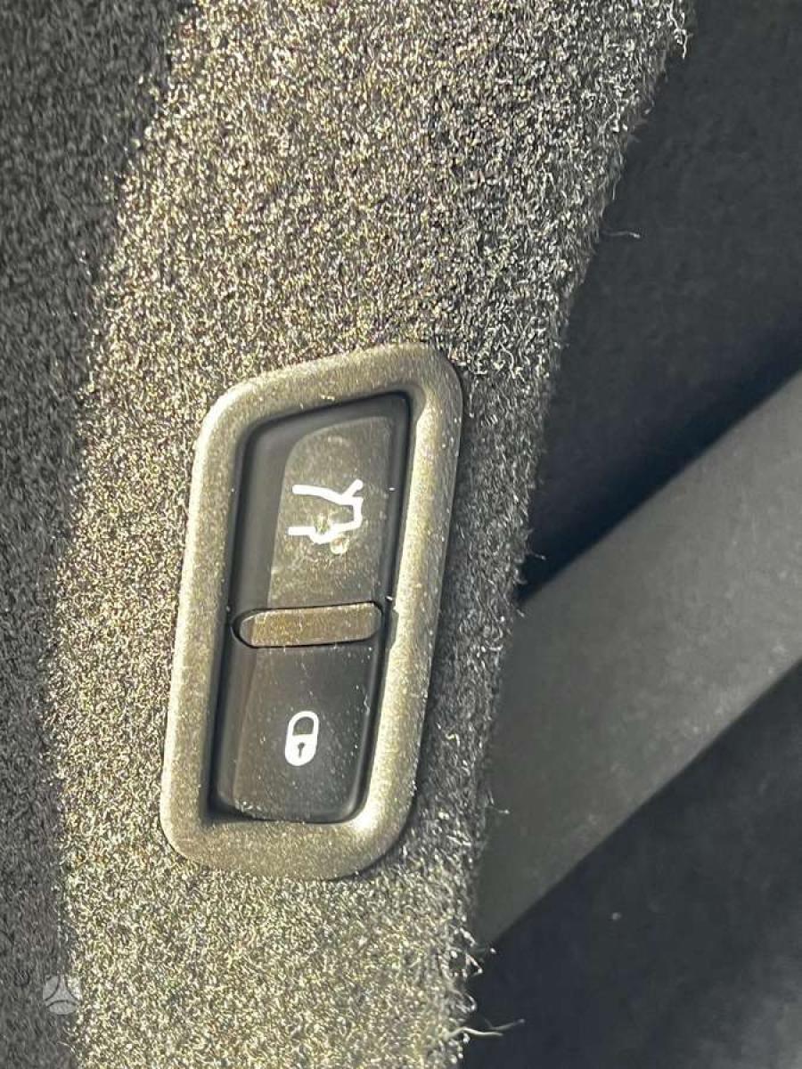 Blue Maserati Levante 2016 in Vilnius, with an engine capacity of 3.00 L and mileage of 146 thousand km for 21450 €, photo 29 on AUTOMOTO.COM.LV
