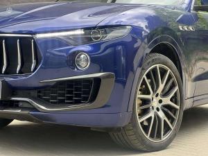 Zils Maserati Levante 2016 Viļņa, ar dzinēja tilpumu 3.00 L un nobraukumu 164 tūkst. km par 21000 €, foto 9 vietnē AUTOMOTO.COM.LV