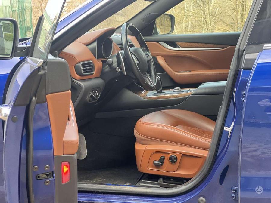 Zils Maserati Levante 2016 Viļņa, ar dzinēja tilpumu 3.00 L un nobraukumu 164 tūkst. km par 21000 €, foto 31 vietnē AUTOMOTO.COM.LV