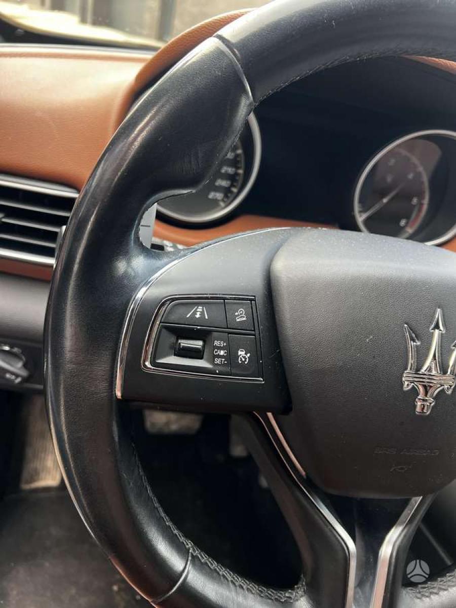 Zils Maserati Levante 2016 Viļņa, ar dzinēja tilpumu 3.00 L un nobraukumu 164 tūkst. km par 21000 €, foto 34 vietnē AUTOMOTO.COM.LV