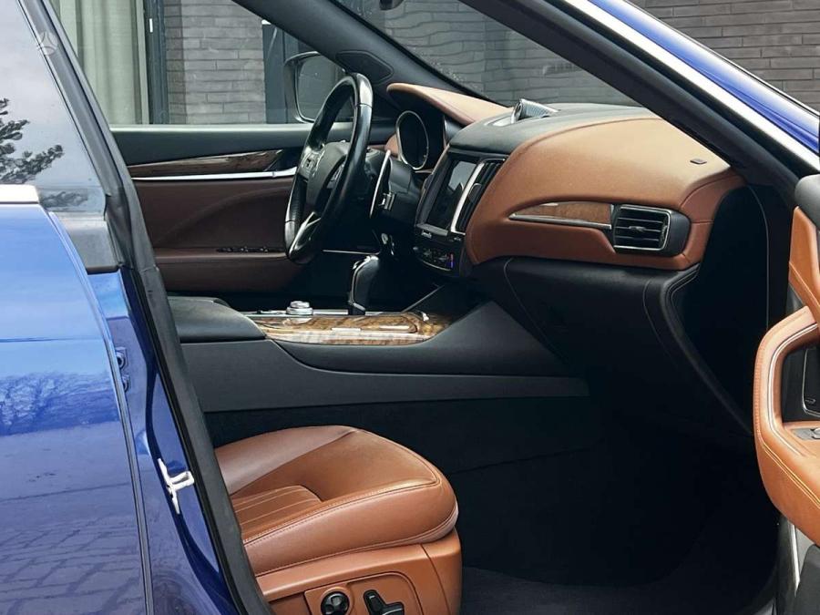 Zils Maserati Levante 2016 Viļņa, ar dzinēja tilpumu 3.00 L un nobraukumu 164 tūkst. km par 21000 €, foto 40 vietnē AUTOMOTO.COM.LV