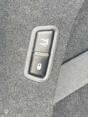 Zils Maserati Levante 2016 Viļņa, ar dzinēja tilpumu 3.00 L un nobraukumu 164 tūkst. km par 21999 €, foto 23 vietnē AUTOMOTO.COM.LV
