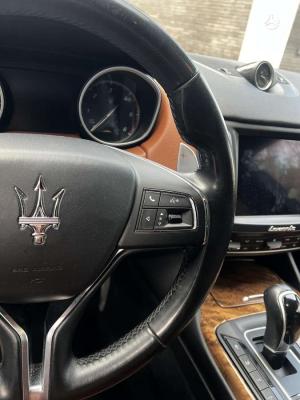 Zils Maserati Levante 2016 Viļņa, ar dzinēja tilpumu 3.00 L un nobraukumu 164 tūkst. km par 21999 €, foto 31 vietnē AUTOMOTO.COM.LV