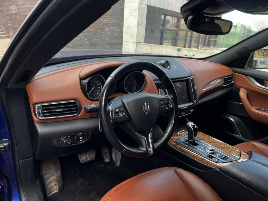 Zils Maserati Levante 2016 Viļņa, ar dzinēja tilpumu 3.00 L un nobraukumu 164 tūkst. km par 21999 €, foto 33 vietnē AUTOMOTO.COM.LV