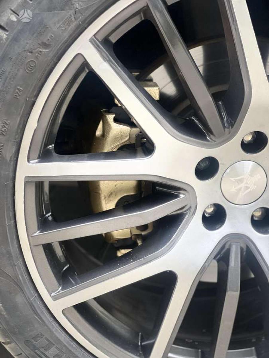 Zils Maserati Levante 2016 Viļņa, ar dzinēja tilpumu 3.00 L un nobraukumu 164 tūkst. km par 21999 €, foto 38 vietnē AUTOMOTO.COM.LV