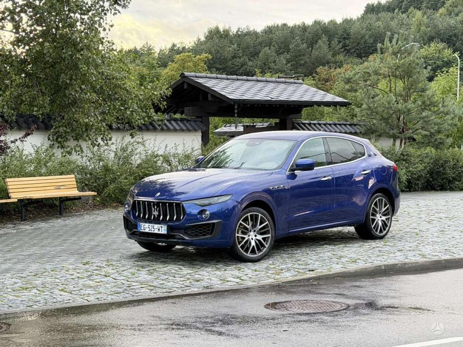 Blue Maserati Levante 2016 in Vilnius, with an engine capacity of 3.00 L and mileage of 142 thousand km for 22990 €, photo 6 on AUTOMOTO.COM.LV