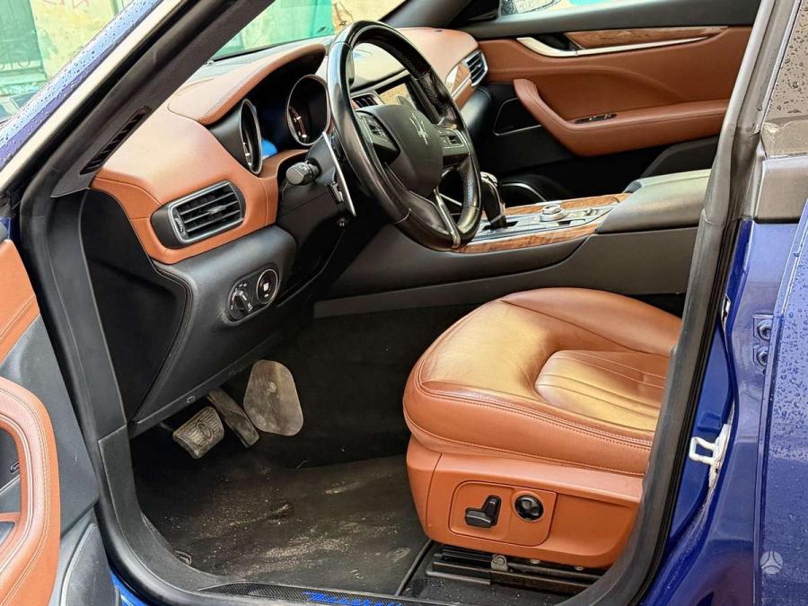 Blue Maserati Levante 2016 in Vilnius, with an engine capacity of 3.00 L and mileage of 142 thousand km for 22990 €, photo 37 on AUTOMOTO.COM.LV