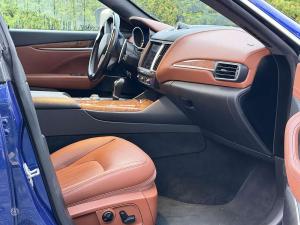 Blue Maserati Levante 2016 in Vilnius, with an engine capacity of 3.00 L and mileage of 142 thousand km for 22990 €, photo 41 on AUTOMOTO.COM.LV