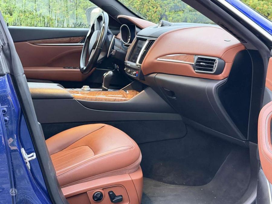 Blue Maserati Levante 2016 in Vilnius, with an engine capacity of 3.00 L and mileage of 142 thousand km for 22990 €, photo 41 on AUTOMOTO.COM.LV