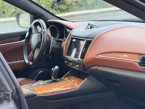 Blue Maserati Levante 2016 in Vilnius, with an engine capacity of 3.00 L and mileage of 142 thousand km for 22990 €, photo 42 on AUTOMOTO.COM.LV