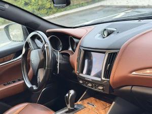 Blue Maserati Levante 2016 in Vilnius, with an engine capacity of 3.00 L and mileage of 142 thousand km for 22990 €, photo 43 on AUTOMOTO.COM.LV