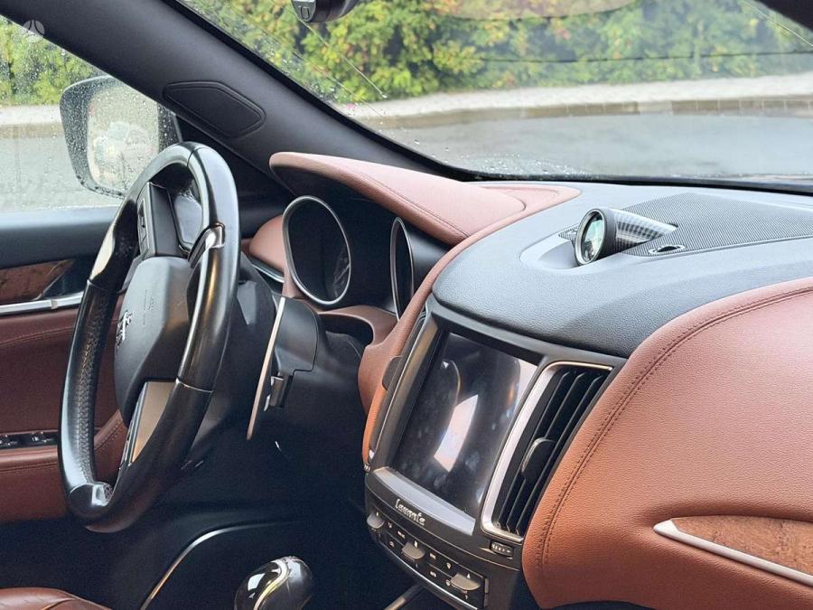 Blue Maserati Levante 2016 in Vilnius, with an engine capacity of 3.00 L and mileage of 142 thousand km for 22990 €, photo 44 on AUTOMOTO.COM.LV