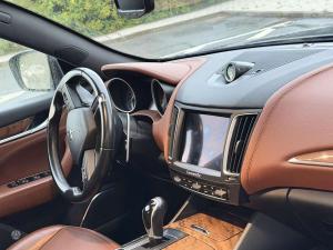 Zils Maserati Levante 2016 Viļņa, ar dzinēja tilpumu 3.00 L un nobraukumu 148 tūkst. km par 19600 €, foto 35 vietnē AUTOMOTO.COM.LV