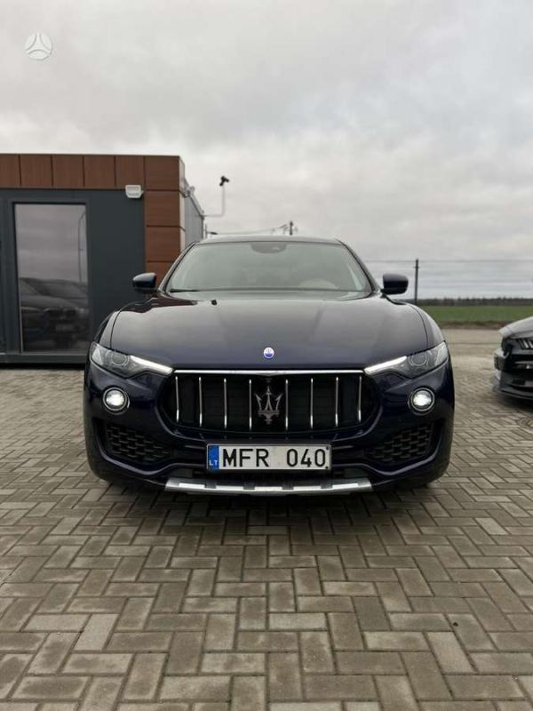 Blue Maserati Levante 2017 in Kaunas, with an engine capacity of 2.99 L and mileage of 165 thousand km for 24999 €, photo 4 on AUTOMOTO.COM.LV