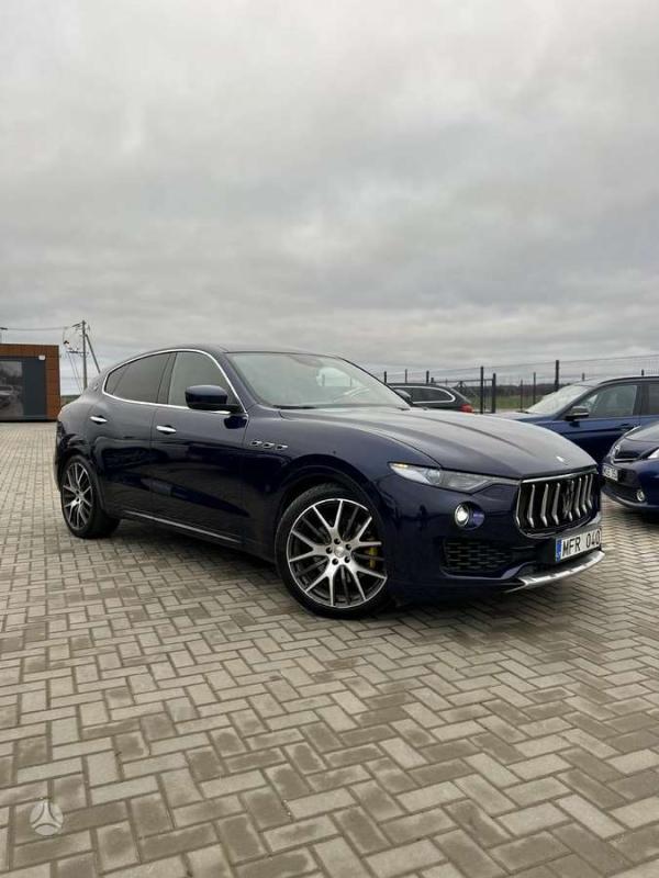 Blue Maserati Levante 2017 in Kaunas, with an engine capacity of 2.99 L and mileage of 165 thousand km for 24999 €, photo 6 on AUTOMOTO.COM.LV