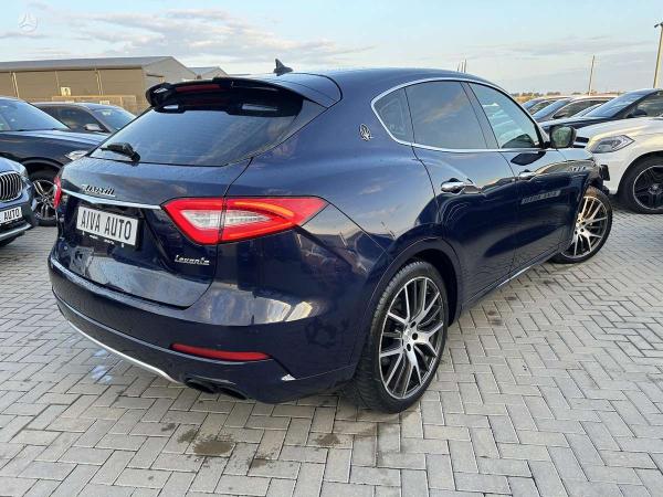 Blue Maserati Levante 2017 in Kaunas, with an engine capacity of 2.99 L and mileage of 166 thousand km for 19950 €, photo 8 on AUTOMOTO.COM.LV
