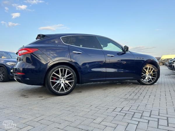 Blue Maserati Levante 2017 in Kaunas, with an engine capacity of 3.00 L and mileage of 166 thousand km for 18900 €, photo 8 on AUTOMOTO.COM.LV