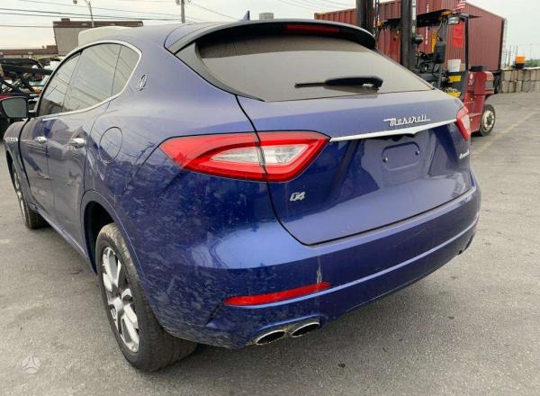 Blue Maserati Levante 2019 in Alytus, with an engine capacity of 2.98 L and mileage of 107 thousand km for 11600 €, photo 7 on AUTOMOTO.COM.LV
