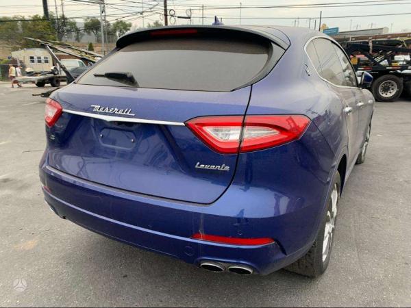 Blue Maserati Levante 2019 in Alytus, with an engine capacity of 2.99 L and mileage of 107 thousand km for 12600 €, photo 5 on AUTOMOTO.COM.LV