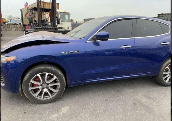 Blue Maserati Levante 2019 in Alytus, with an engine capacity of 2.99 L and mileage of 107 thousand km for 12600 €, photo 8 on AUTOMOTO.COM.LV