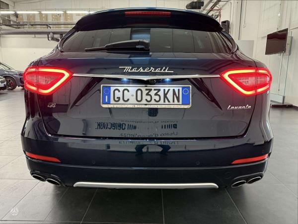 Zils Maserati Levante 2020 Šauļi, ar dzinēja tilpumu 2.99 L un nobraukumu 218 tūkst. km par 28500 €, foto 5 vietnē AUTOMOTO.COM.LV