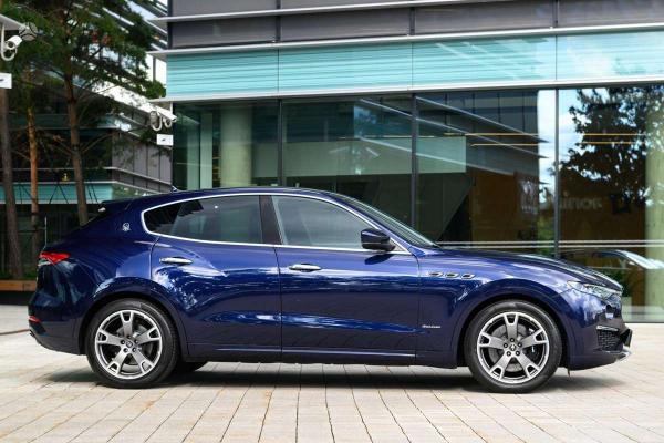 Zils Maserati Levante 2021 Viļņa, ar dzinēja tilpumu 2.98 L un nobraukumu 45 tūkst. km par 55999 €, foto 7 vietnē AUTOMOTO.COM.LV