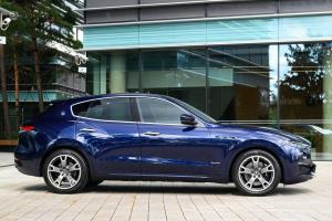 Zils Maserati Levante 2021 Viļņa, ar dzinēja tilpumu 2.98 L un nobraukumu 45 tūkst. km par 55999 €, foto 7 vietnē AUTOMOTO.COM.LV