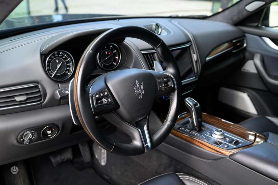 Zils Maserati Levante 2021 Viļņa, ar dzinēja tilpumu 2.98 L un nobraukumu 45 tūkst. km par 55999 €, foto 10 vietnē AUTOMOTO.COM.LV