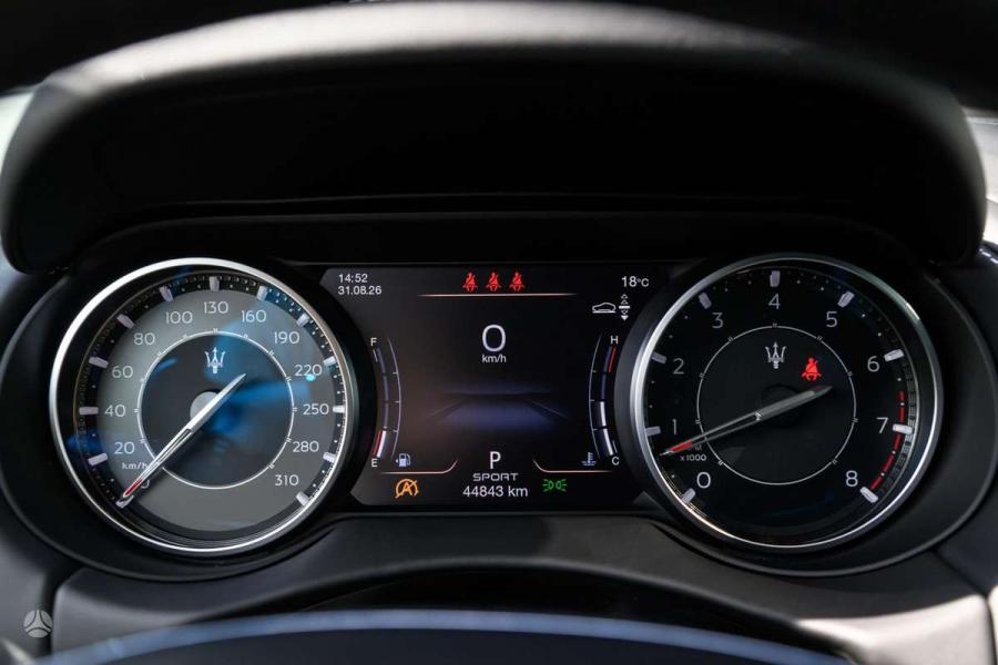Zils Maserati Levante 2021 Viļņa, ar dzinēja tilpumu 2.98 L un nobraukumu 45 tūkst. km par 55999 €, foto 15 vietnē AUTOMOTO.COM.LV
