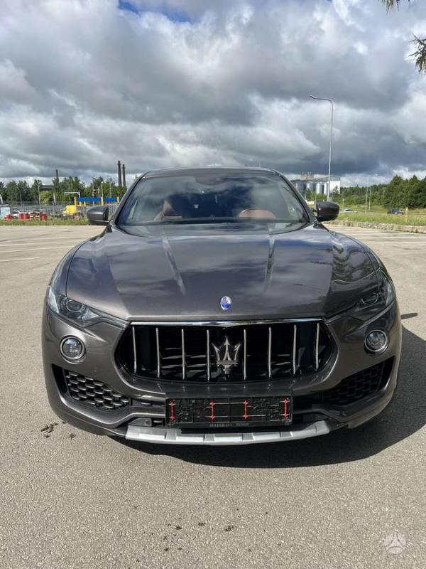 Brūns Maserati Levante 2017 Panevēža, ar dzinēja tilpumu 2.99 L un nobraukumu 156 tūkst. km par 23000 €, foto 2 vietnē AUTOMOTO.COM.LV