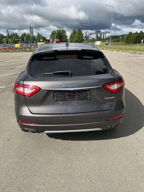 Brūns Maserati Levante 2017 Panevēža, ar dzinēja tilpumu 2.99 L un nobraukumu 156 tūkst. km par 23000 €, foto 7 vietnē AUTOMOTO.COM.LV