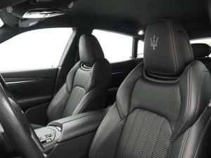Brown Maserati Levante 2021 in Vilnius, with an engine capacity of 2.98 L and mileage of 47 thousand km for 59000 €, photo 23 on AUTOMOTO.COM.LV