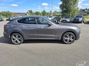 Maserati Levante 2019 Viļņa, ar dzinēja tilpumu 2.98 L un nobraukumu 187 tūkst. km par 25800 €, foto 6 vietnē AUTOMOTO.COM.LV